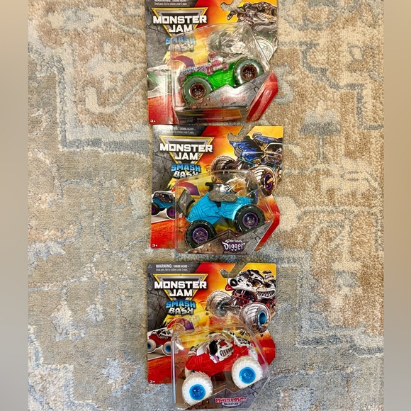 Monster Jam | Toys | Smash Bash Monster Jam Truck Set Monster Mutt ...